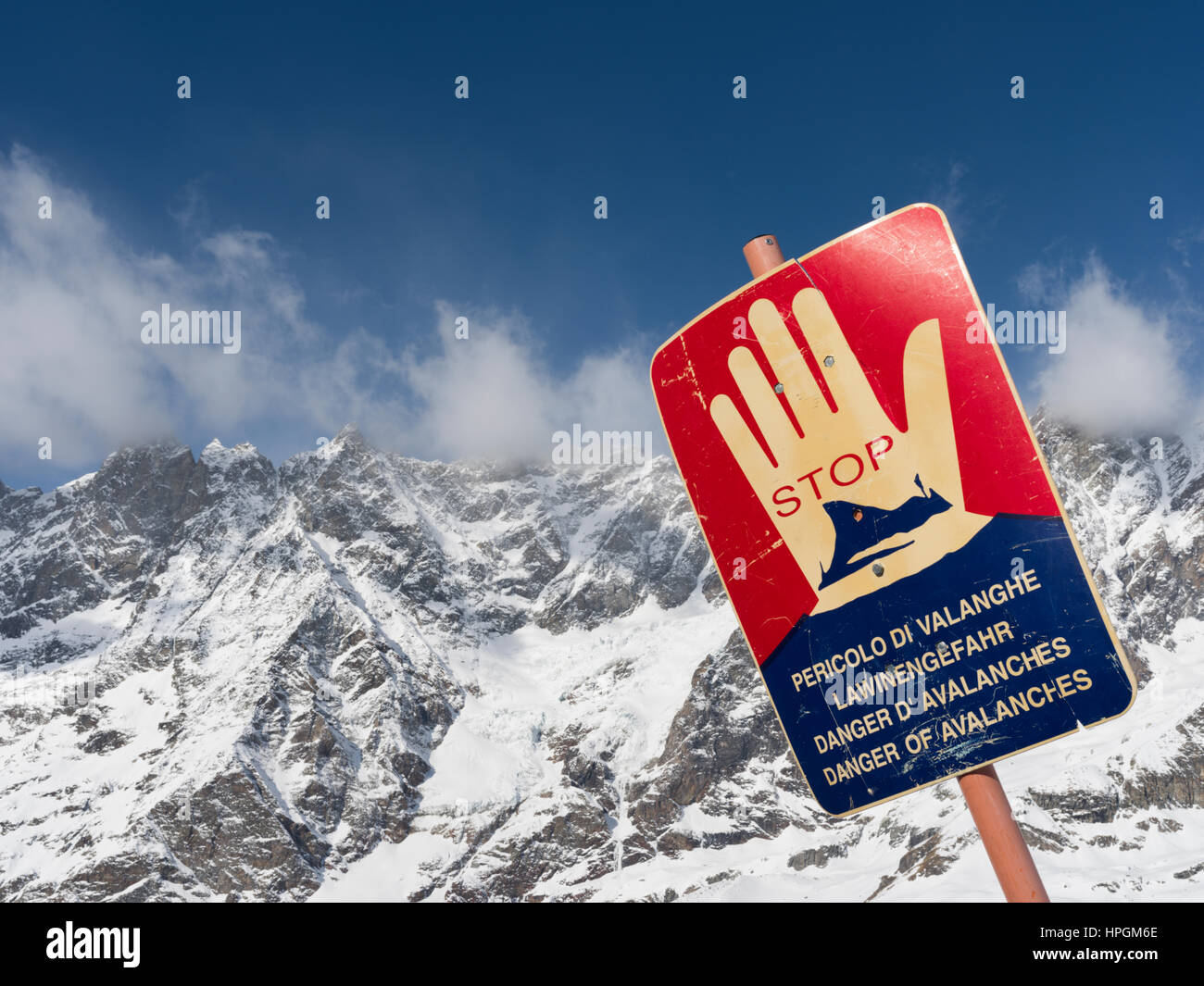 Avalanche danger advise in four languages (italian, german, french and ...