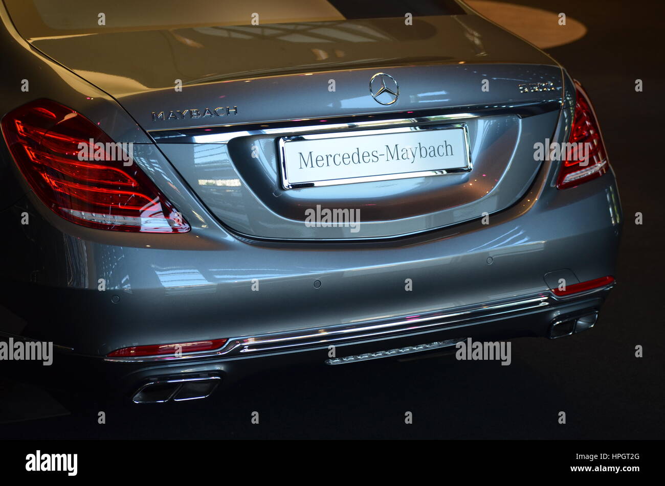 Mercedes Maybach S600 Stock Photo - Alamy