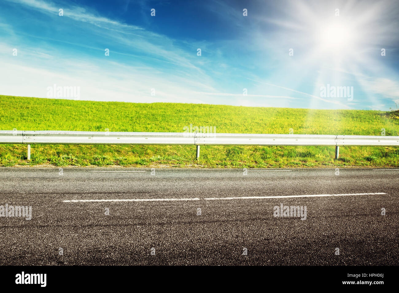 Open road green sun hi-res stock photography and images - Alamy