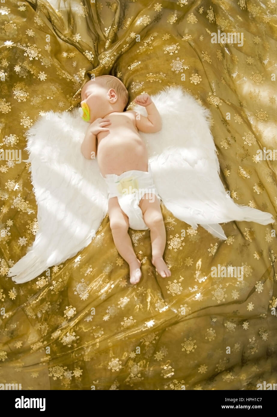 Model released , Baby mit Engelsfluegeln - angel baby Stock Photo - Alamy