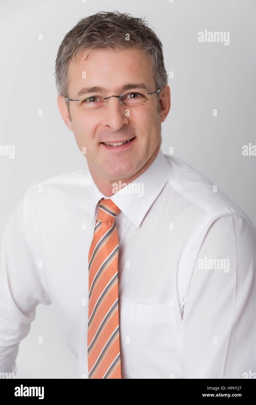 Model released , Businessmann, 40+, im Portrait - business man in ...