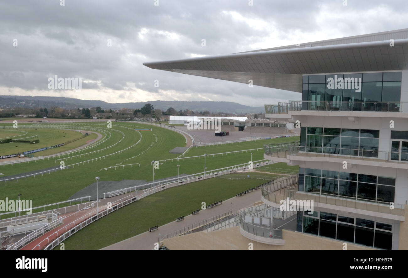 Cheltenham racecourse festival aerial hi-res stock photography and ...