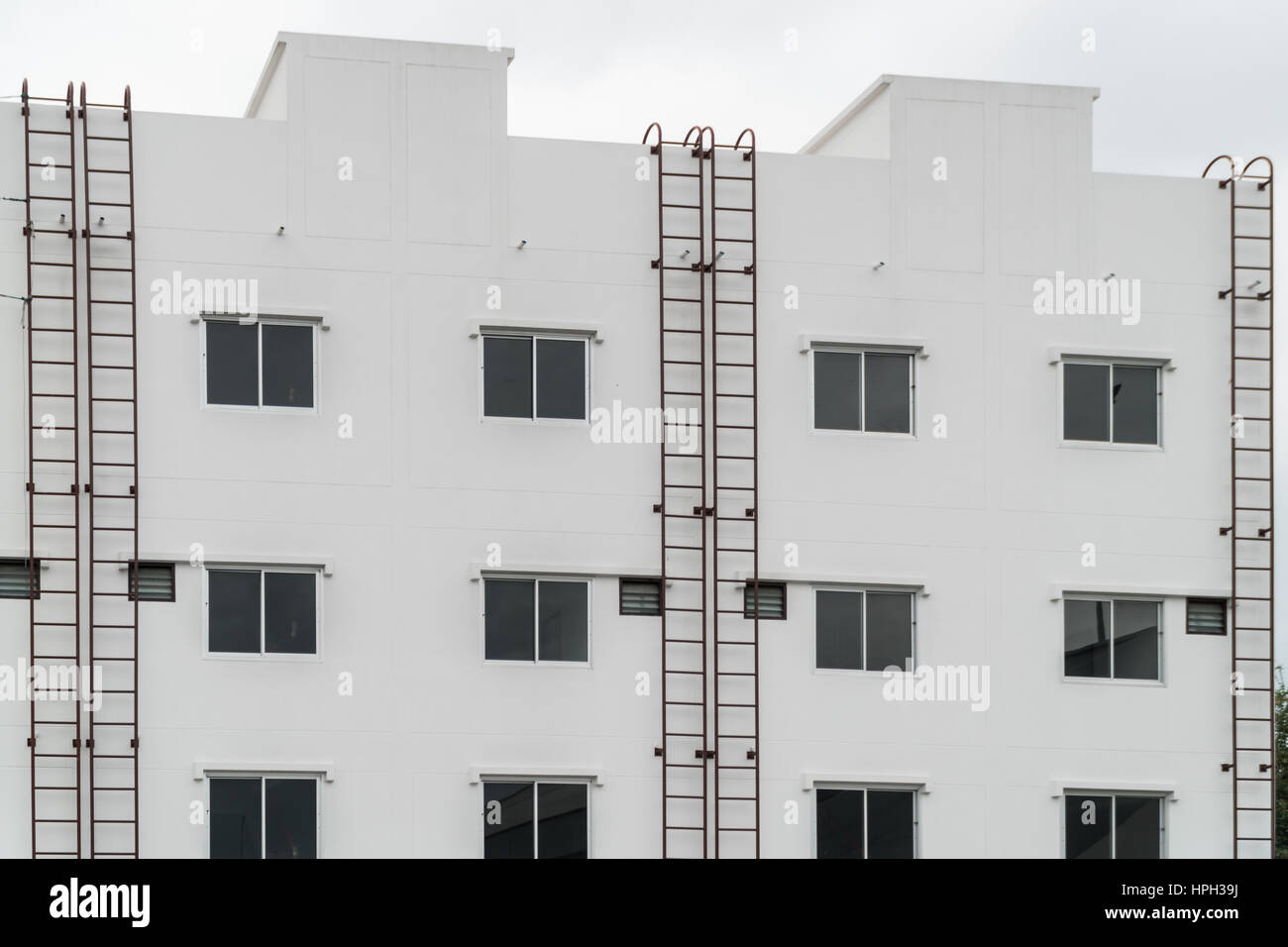 Fire escape to roof hi-res stock photography and images - Alamy