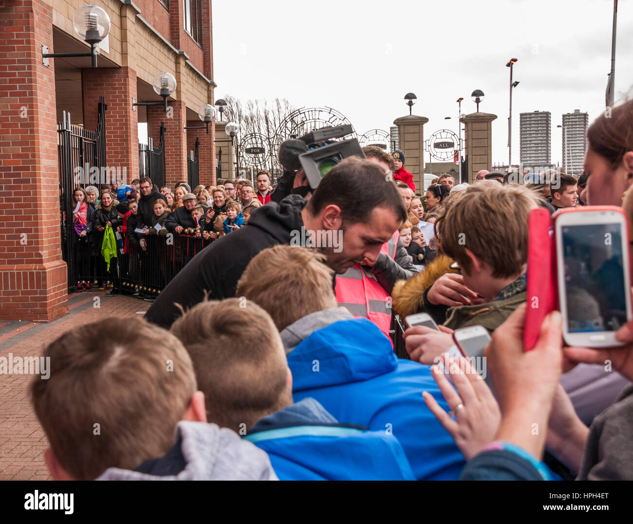 Autographs fan hi-res stock photography and images - Alamy