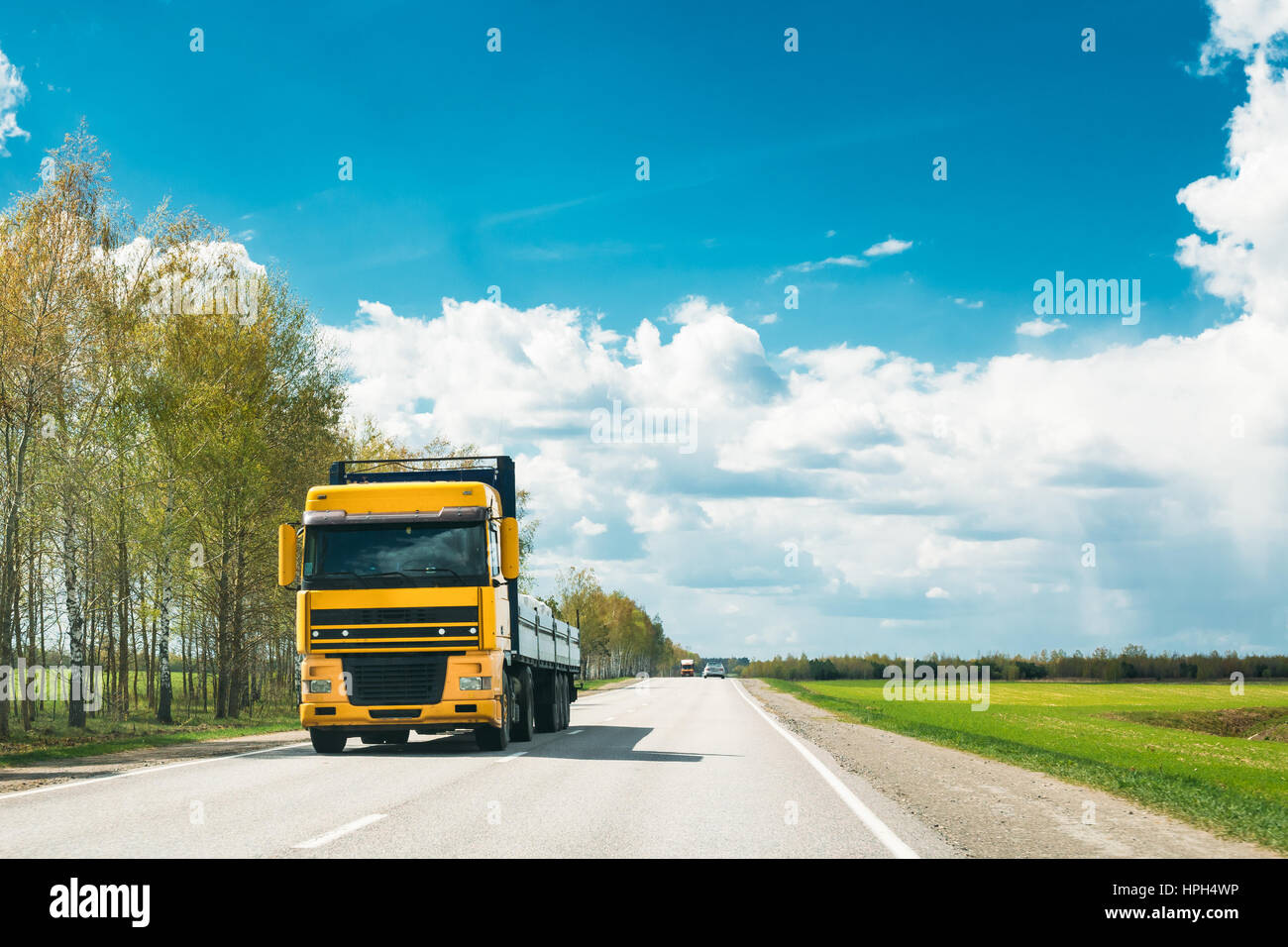Highway road freeway car truck hi-res stock photography and images - Alamy