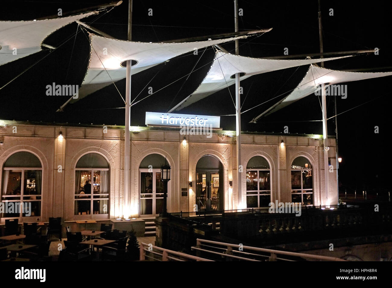 Harvester restaurant hi-res stock photography and images - Alamy