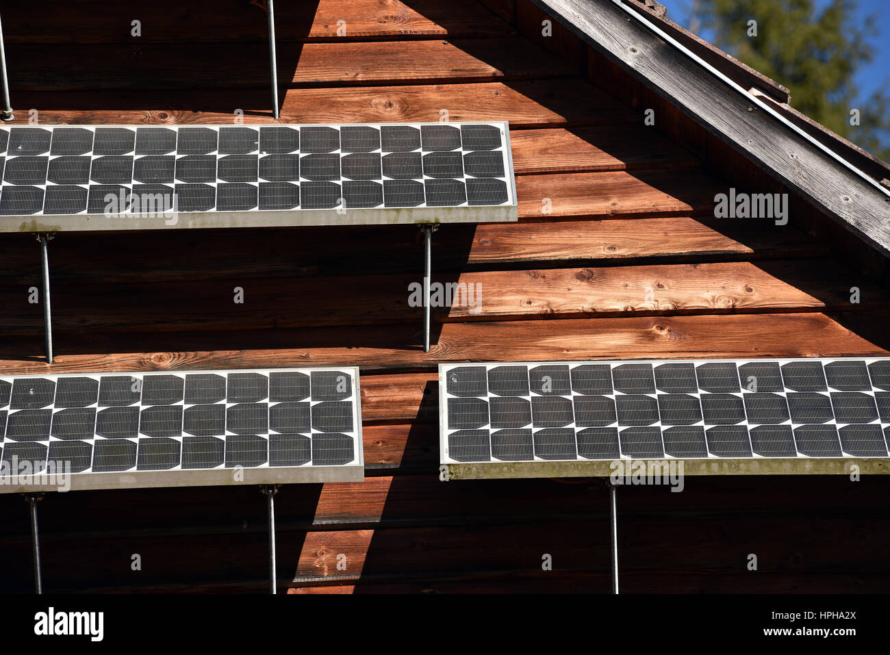 Solar panel cottage hi-res stock photography and images - Alamy