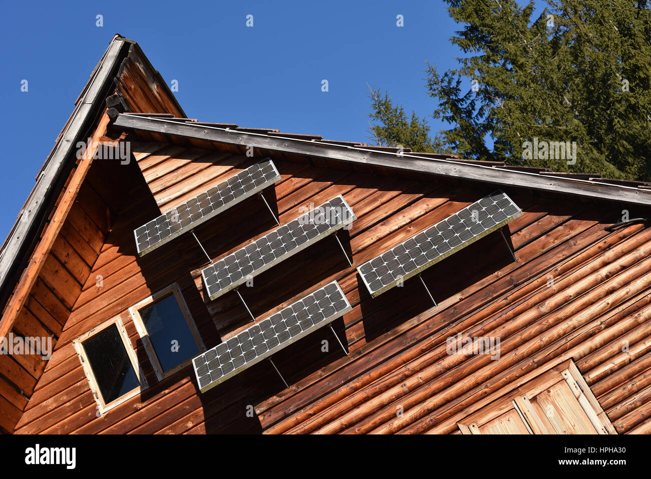 Solar eco lodge hi-res stock photography and images - Alamy