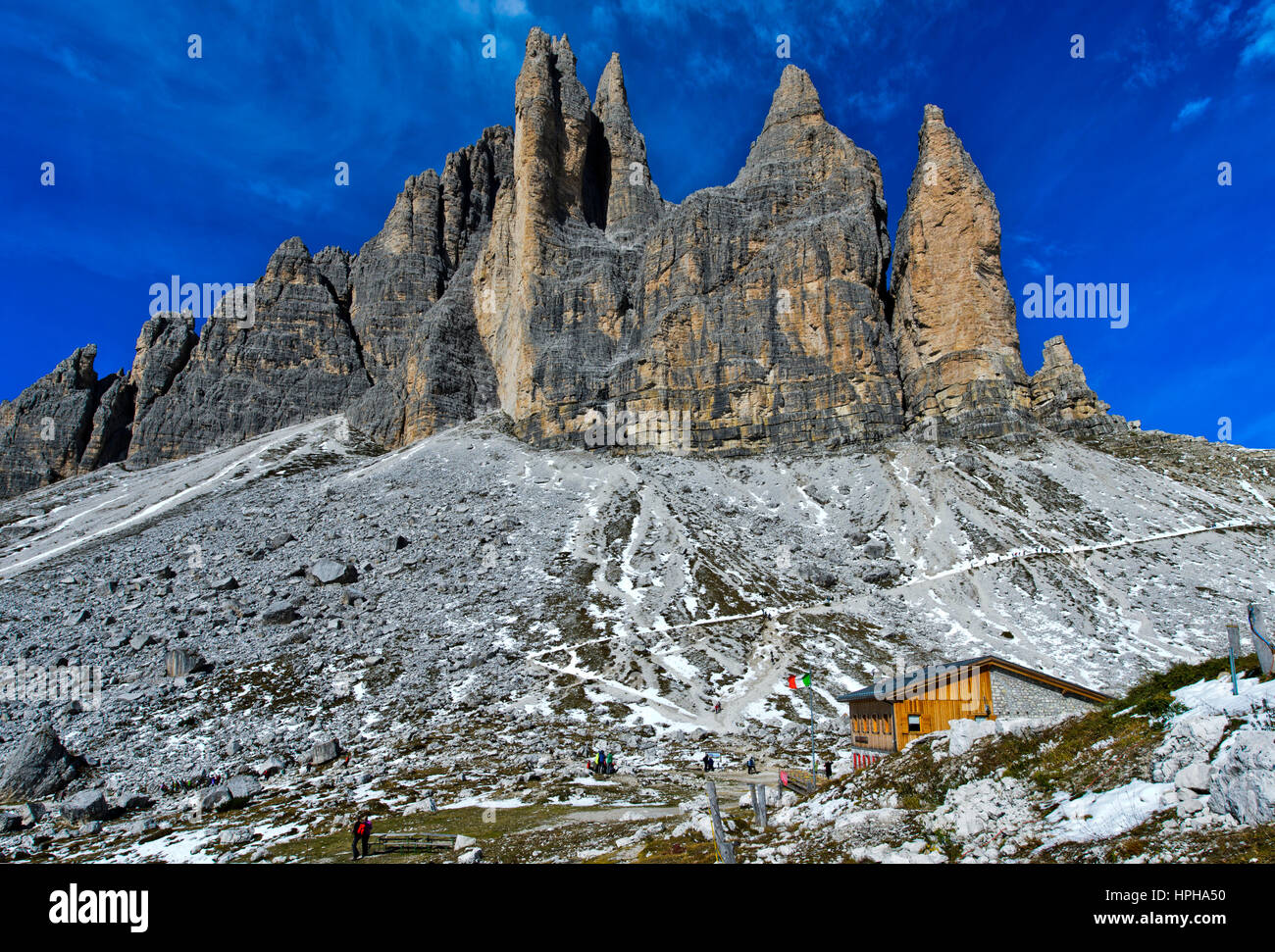 Mountain hut Rifugio Lavaredo on the hiking trail of the Three Peaks ...