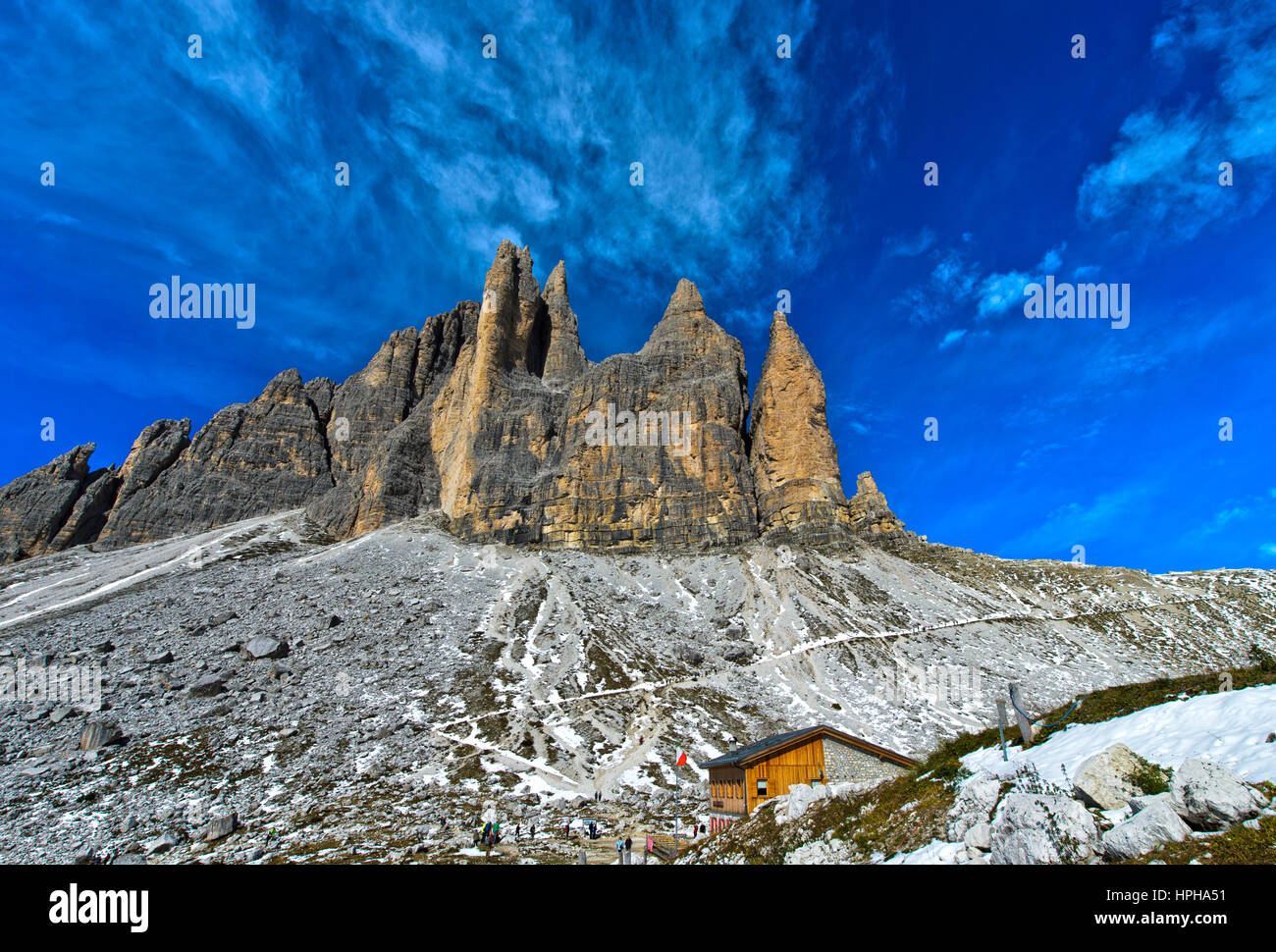 Mountain hut Rifugio Lavaredo on the hiking trail of the Three Peaks ...