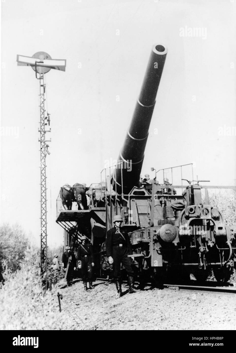 Heavy railway gun hi-res stock photography and images - Alamy