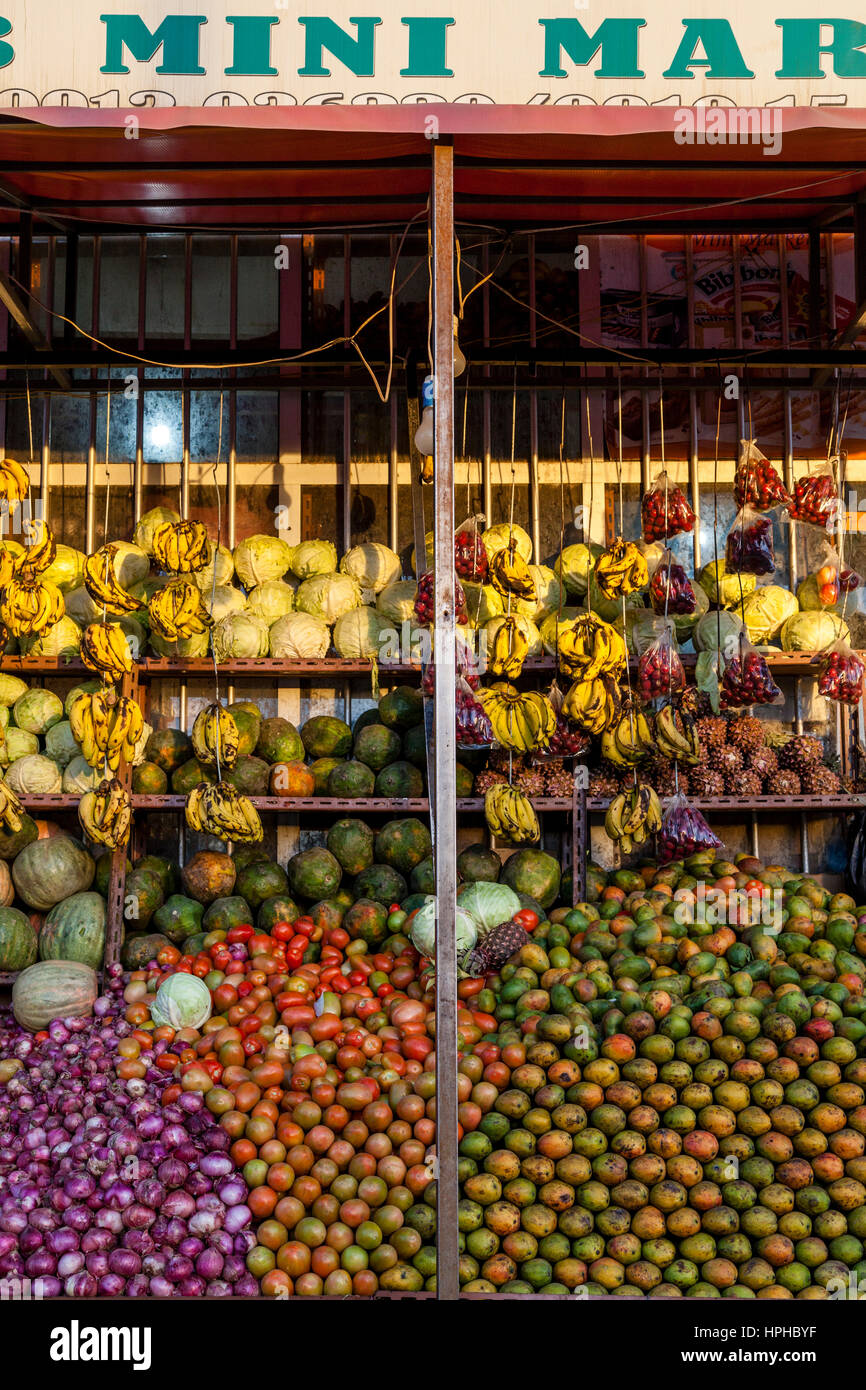 Colourful Mini Market Exterior, Addis Ababa, Ethiopia Stock Photo - Alamy