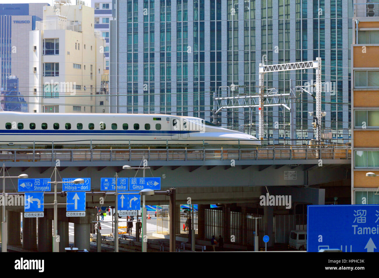 Shinbashi railway station hi-res stock photography and images - Alamy