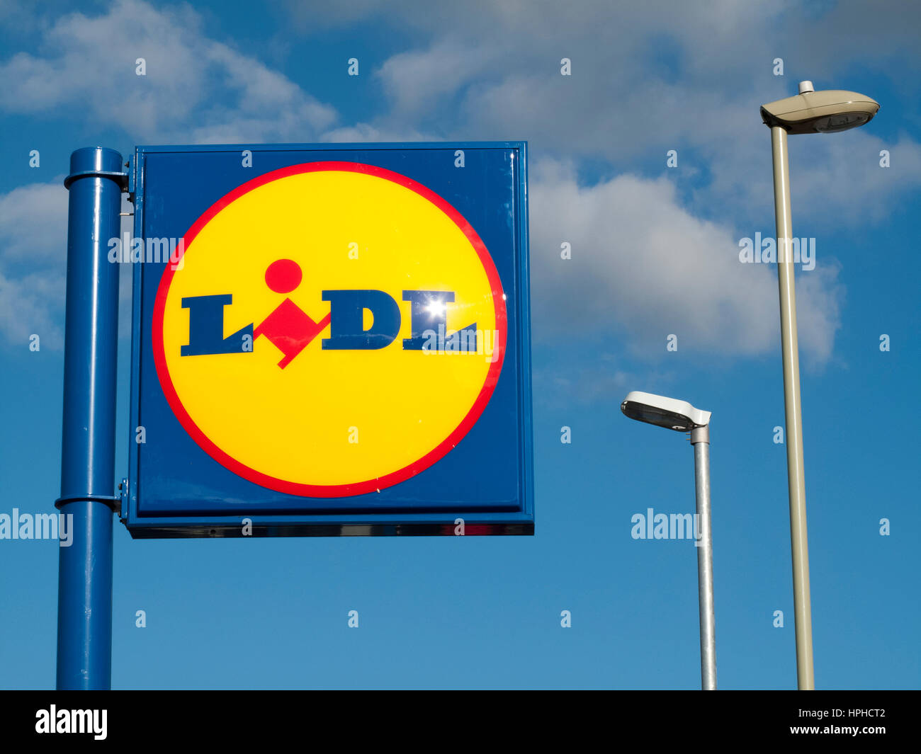 Lidl grocer hi-res stock photography and images - Alamy