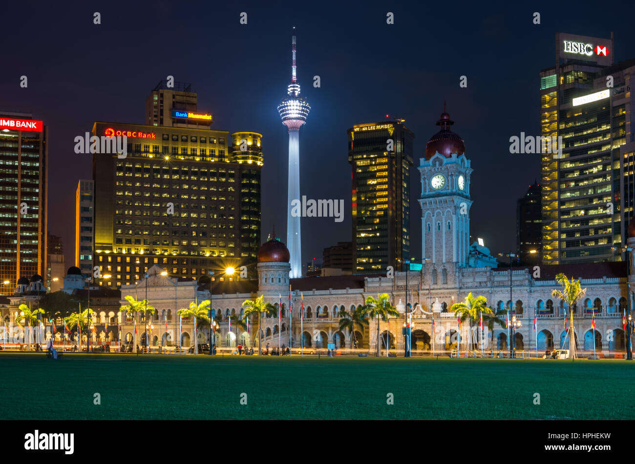 City architecture at night hi-res stock photography and images - Alamy