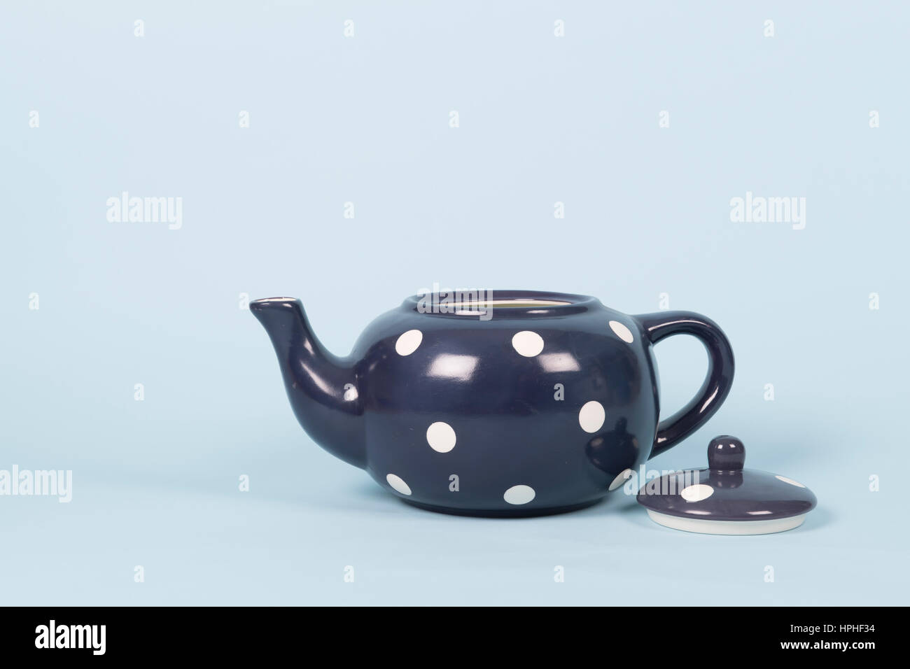 Big blue open tea hi-res stock photography and images - Alamy