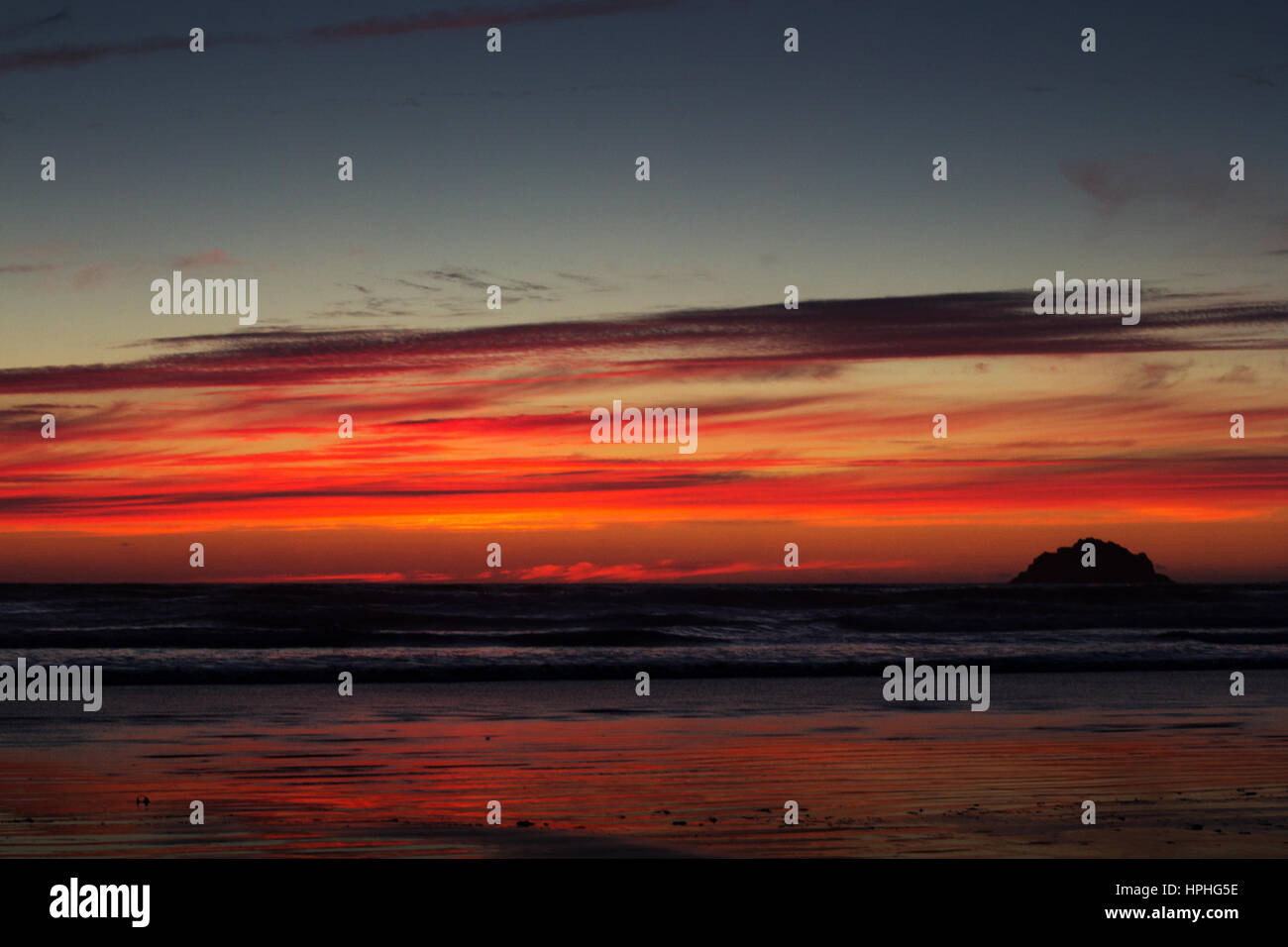 Colourful sunset over the beach at Polzeath, Cornwall Stock Photo - Alamy