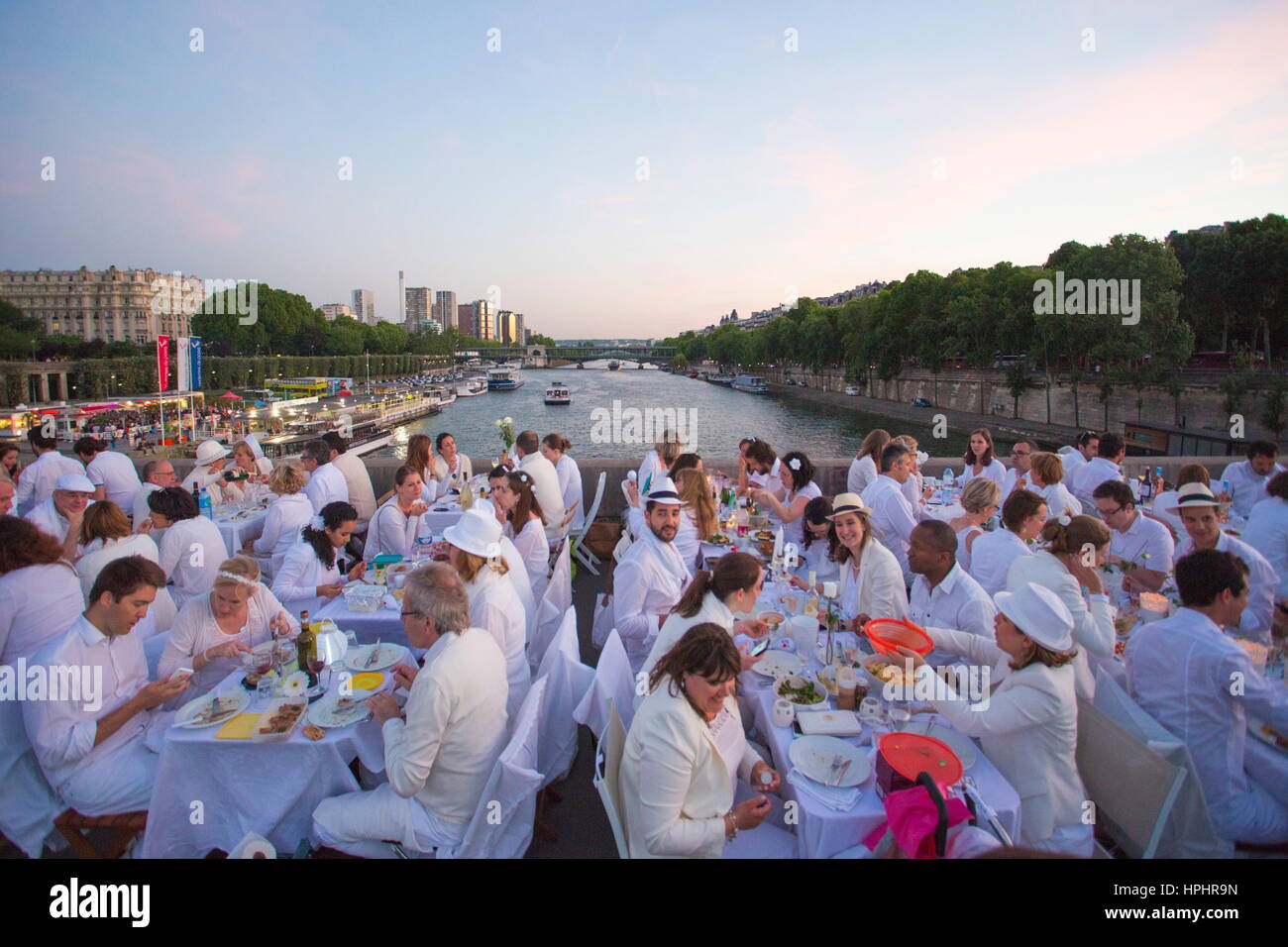 White Dinner Paris High Resolution Stock Photography and Images - Alamy