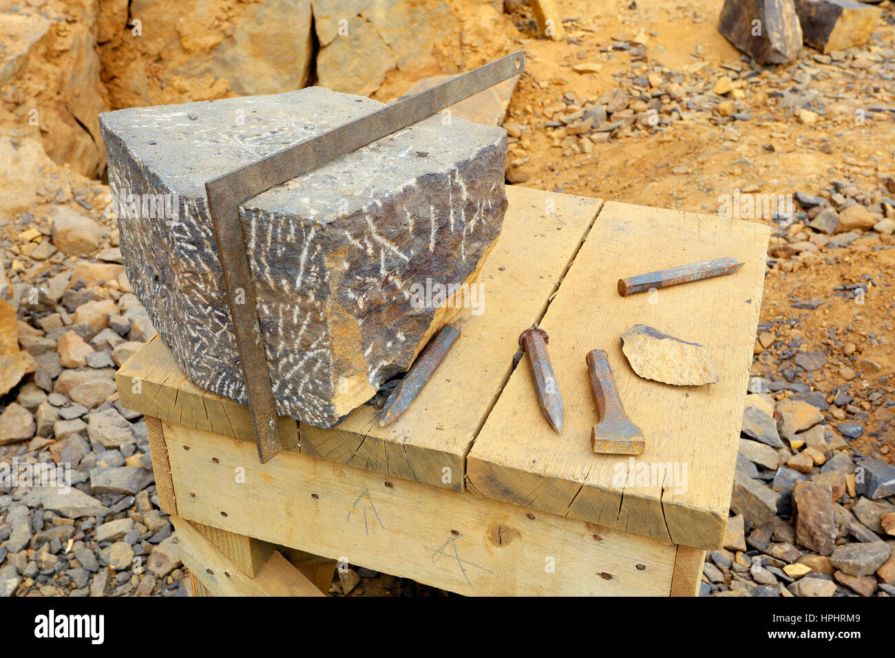 Building construction medieval techniques hi-res stock photography and ...