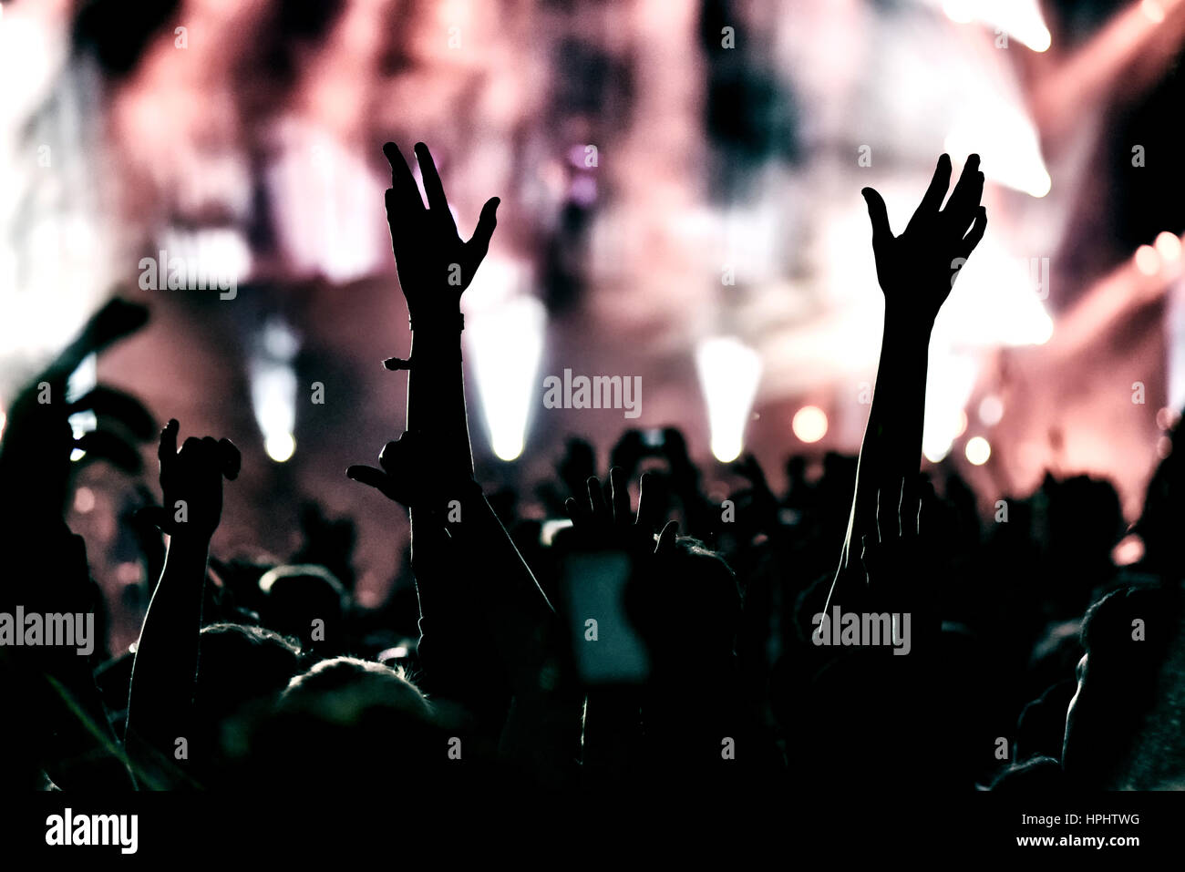 Concert crowd applauding at a music festival Stock Photo - Alamy