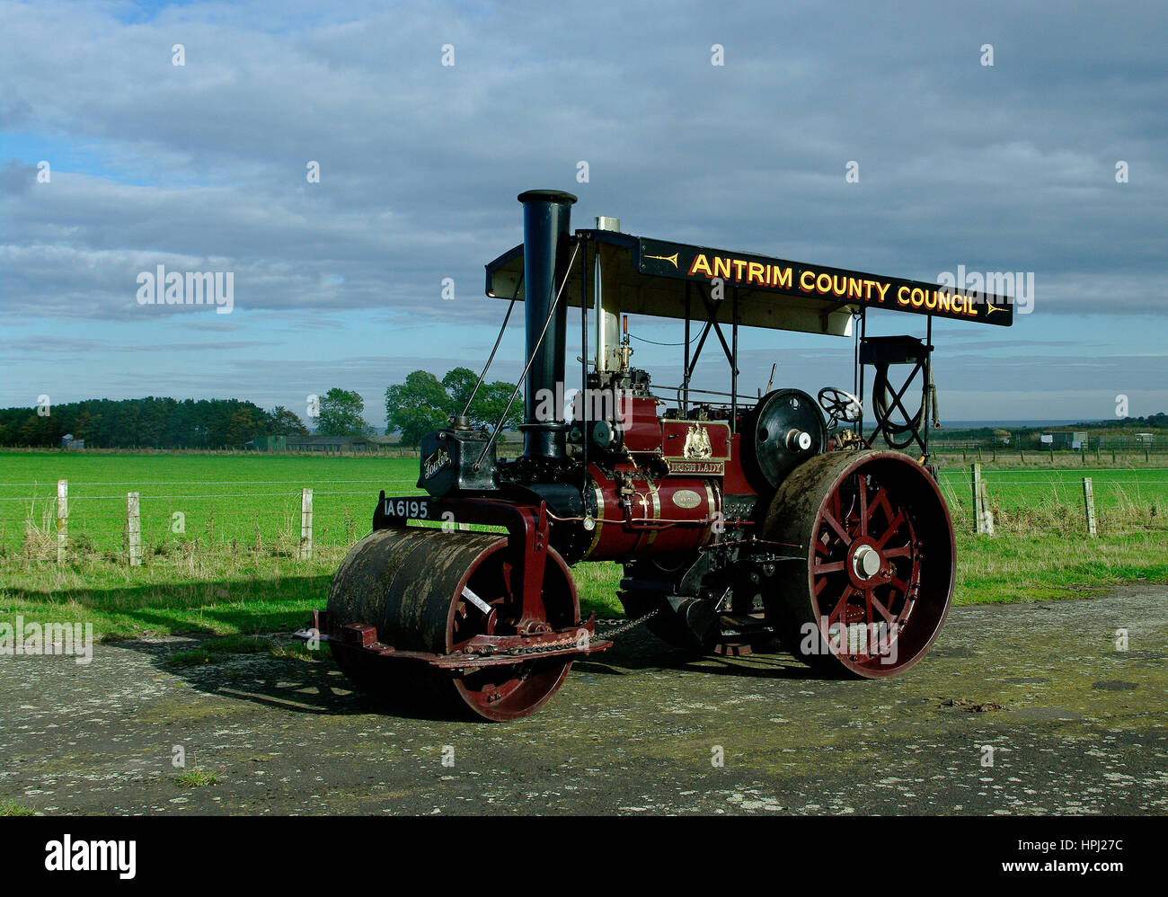 Vintage fowler steam road roller hi-res stock photography and images ...