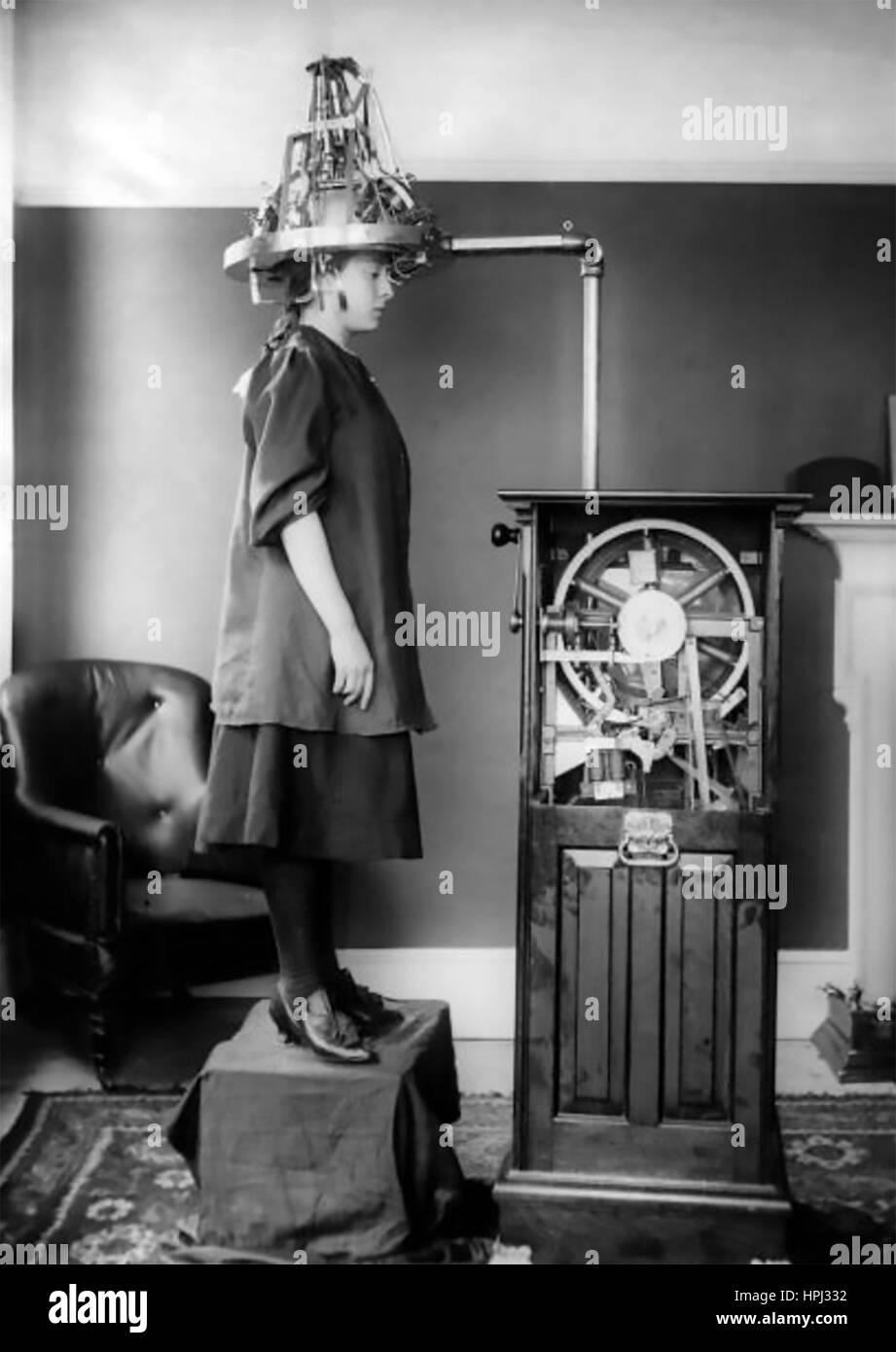 ROBOT PHRENOLOGIST machine about 1930 Stock Photo - Alamy