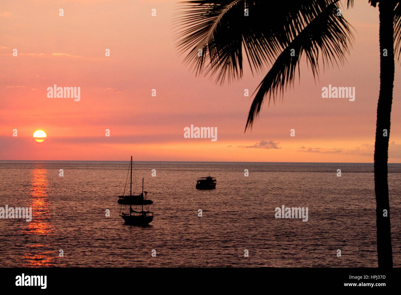 Pacific ocean sunset hi-res stock photography and images - Alamy