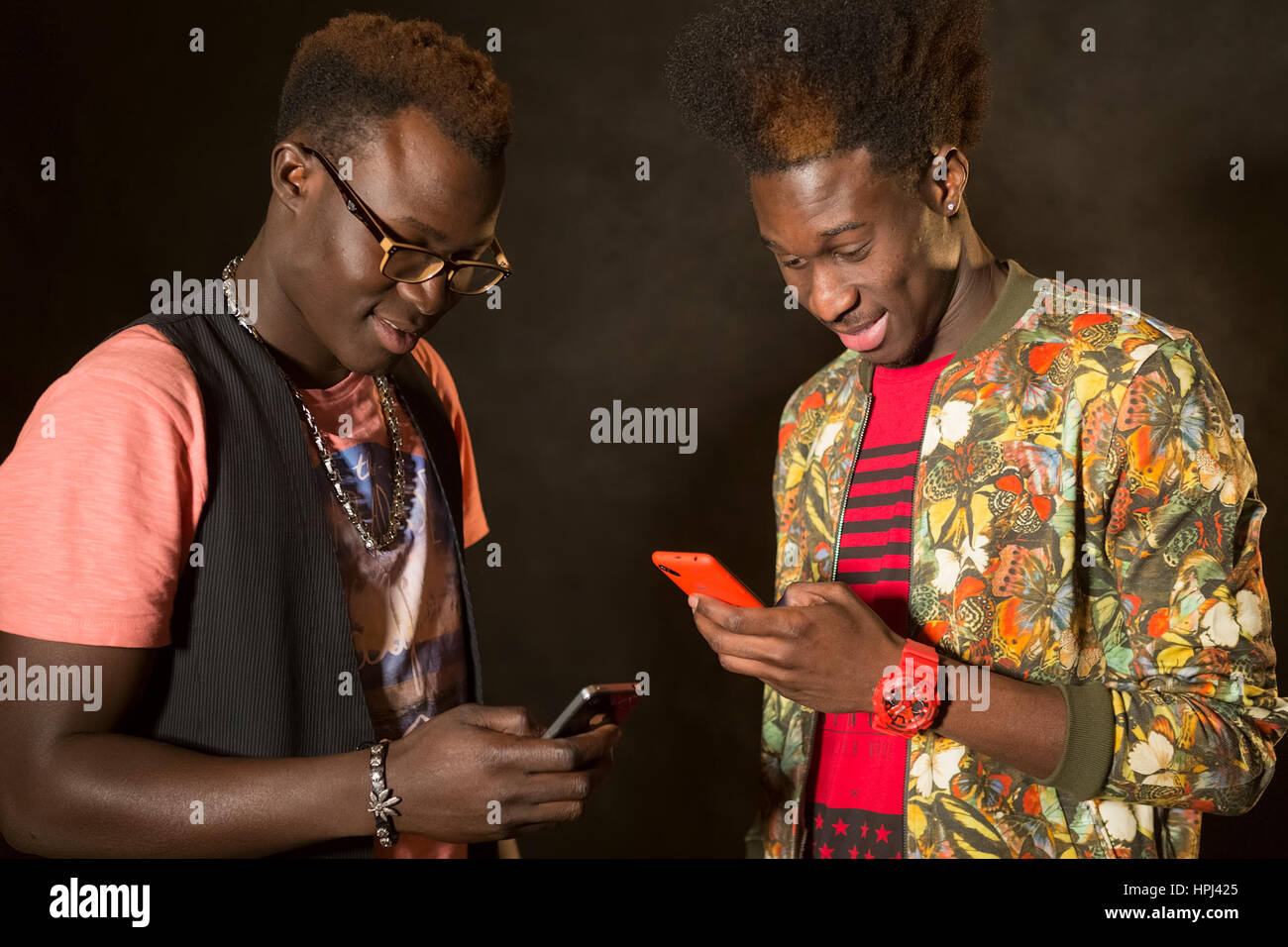 Senegal people portrait senegalese man hi-res stock photography and ...