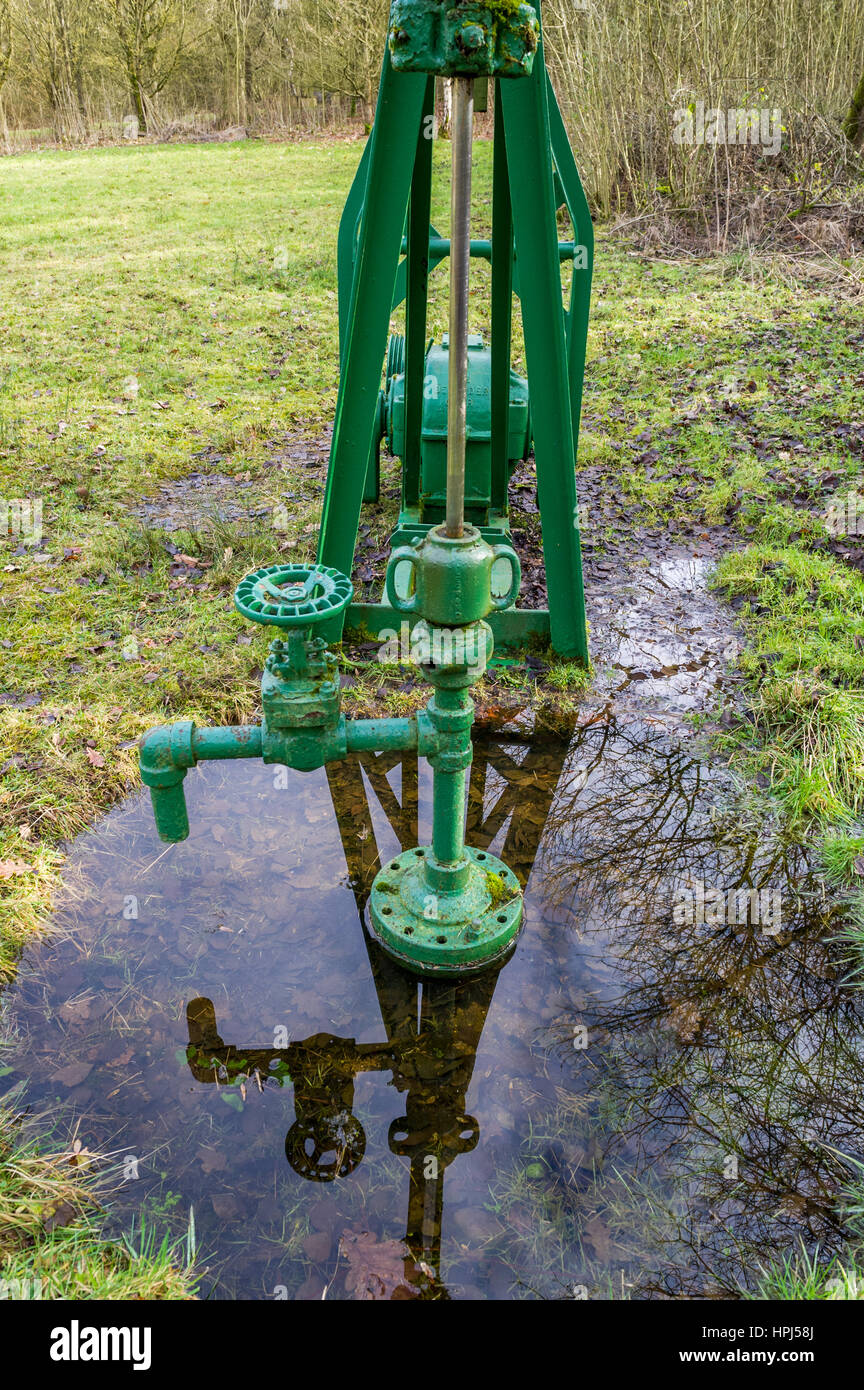 Oil field well head at Duke's Wood, Nottinghamshire, England, U.K Stock ...