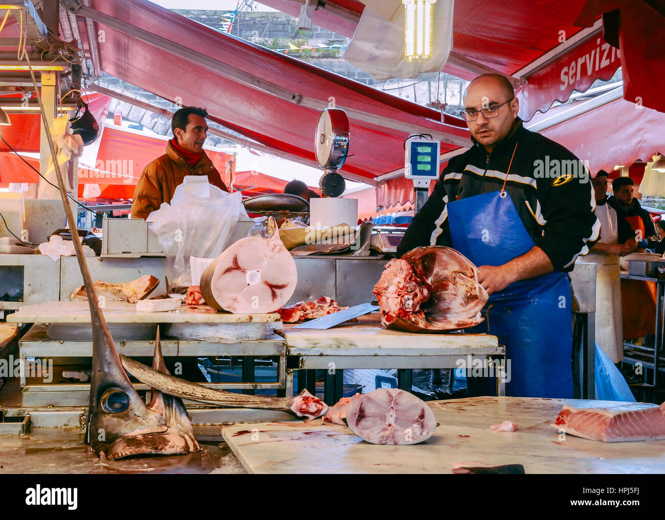 Seafood distribution hi-res stock photography and images - Alamy