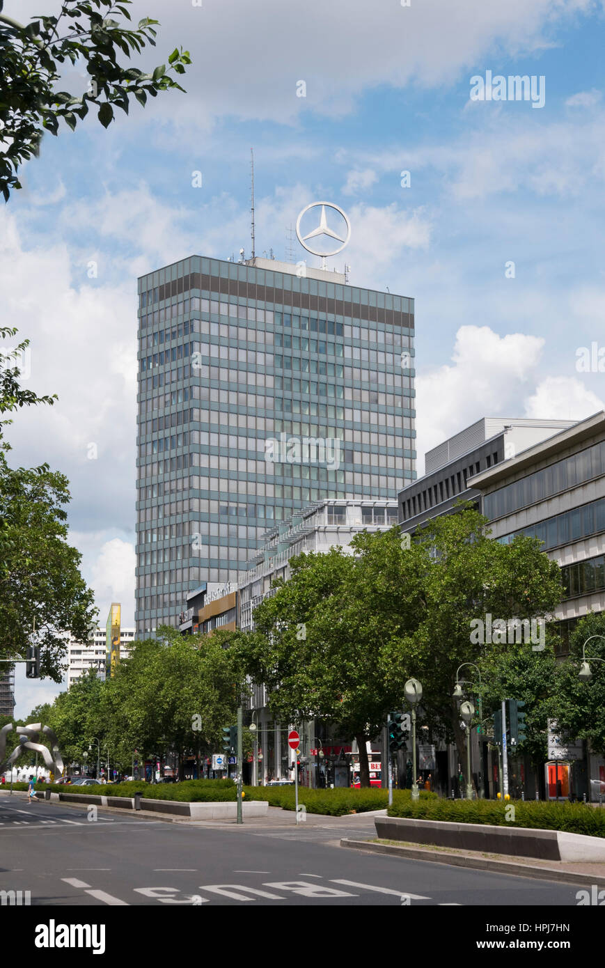 Mercedes building berlin hi-res stock photography and images - Alamy