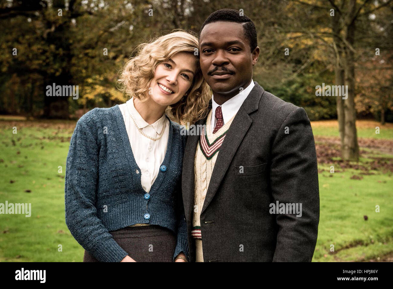 A UNITED KINGDOM (2016) ROSAMUND PIKE DAVID OYELOWO AMMA ASANTE (DIR ...
