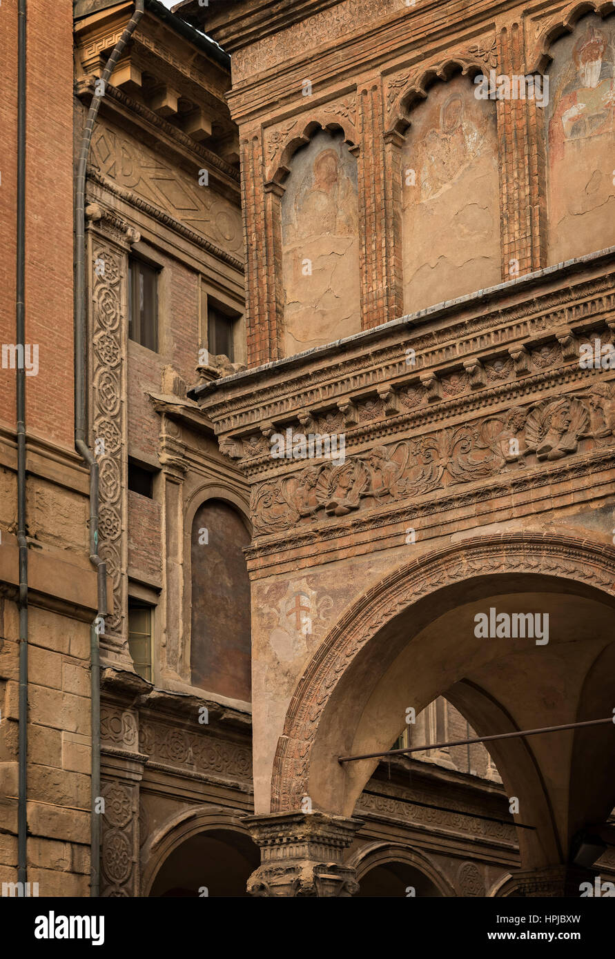 Bologna architecture detail hi-res stock photography and images - Alamy