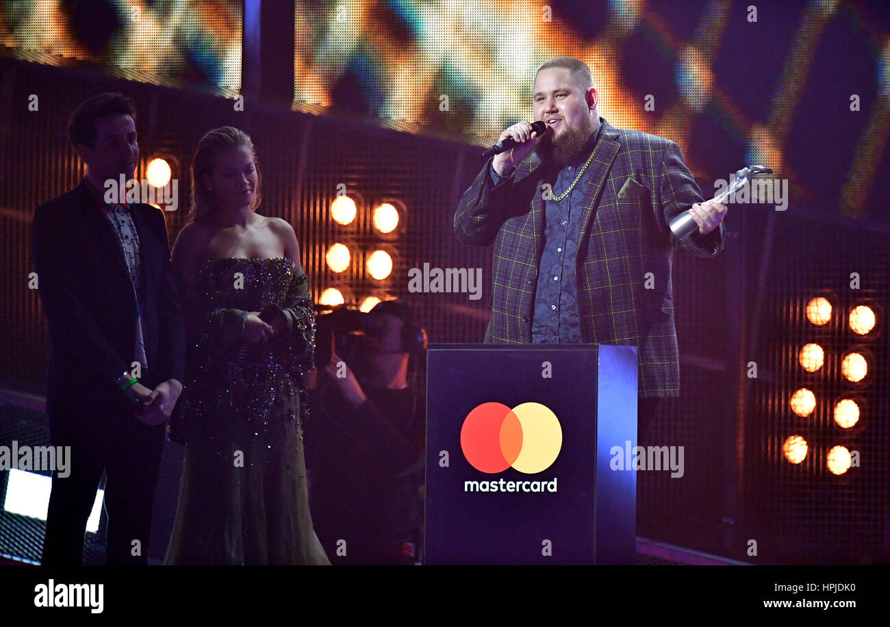 Rag'n'Bone Man aka Rory Graham with his best British Breakthrough award ...