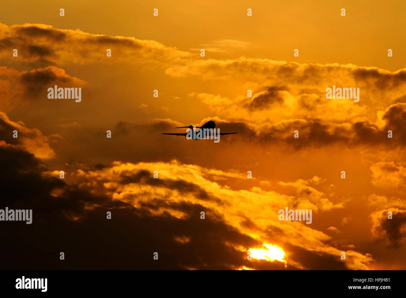 Fokker f100 hi-res stock photography and images - Alamy