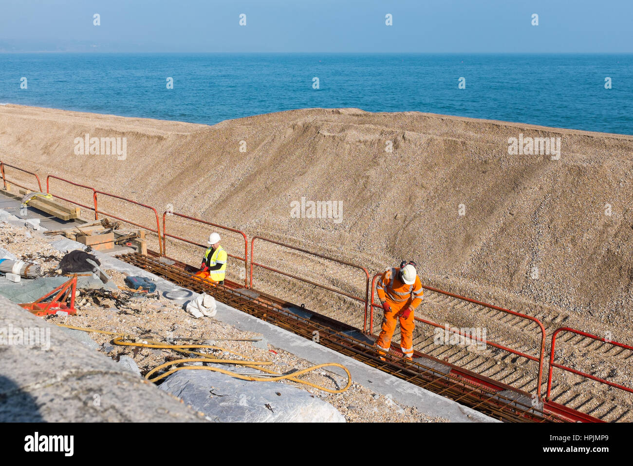 Concrete sea wall defences hi-res stock photography and images - Alamy
