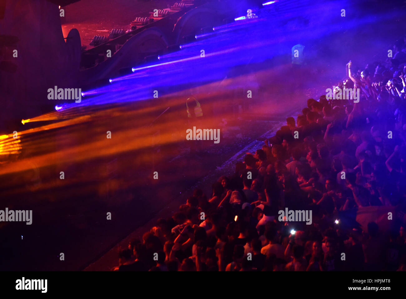 Concert hands lights hi-res stock photography and images - Alamy
