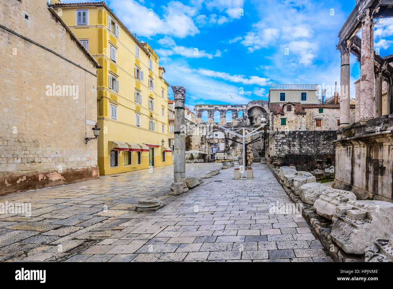 Roman street hi-res stock photography and images - Alamy