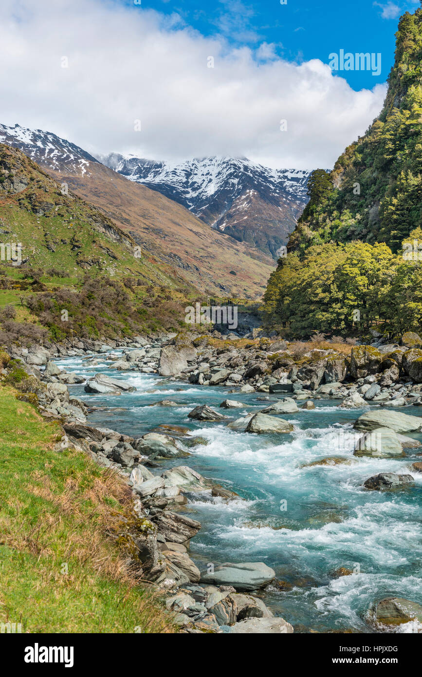 Matukituki River, river flows through the valley, Mount Aspiring ...