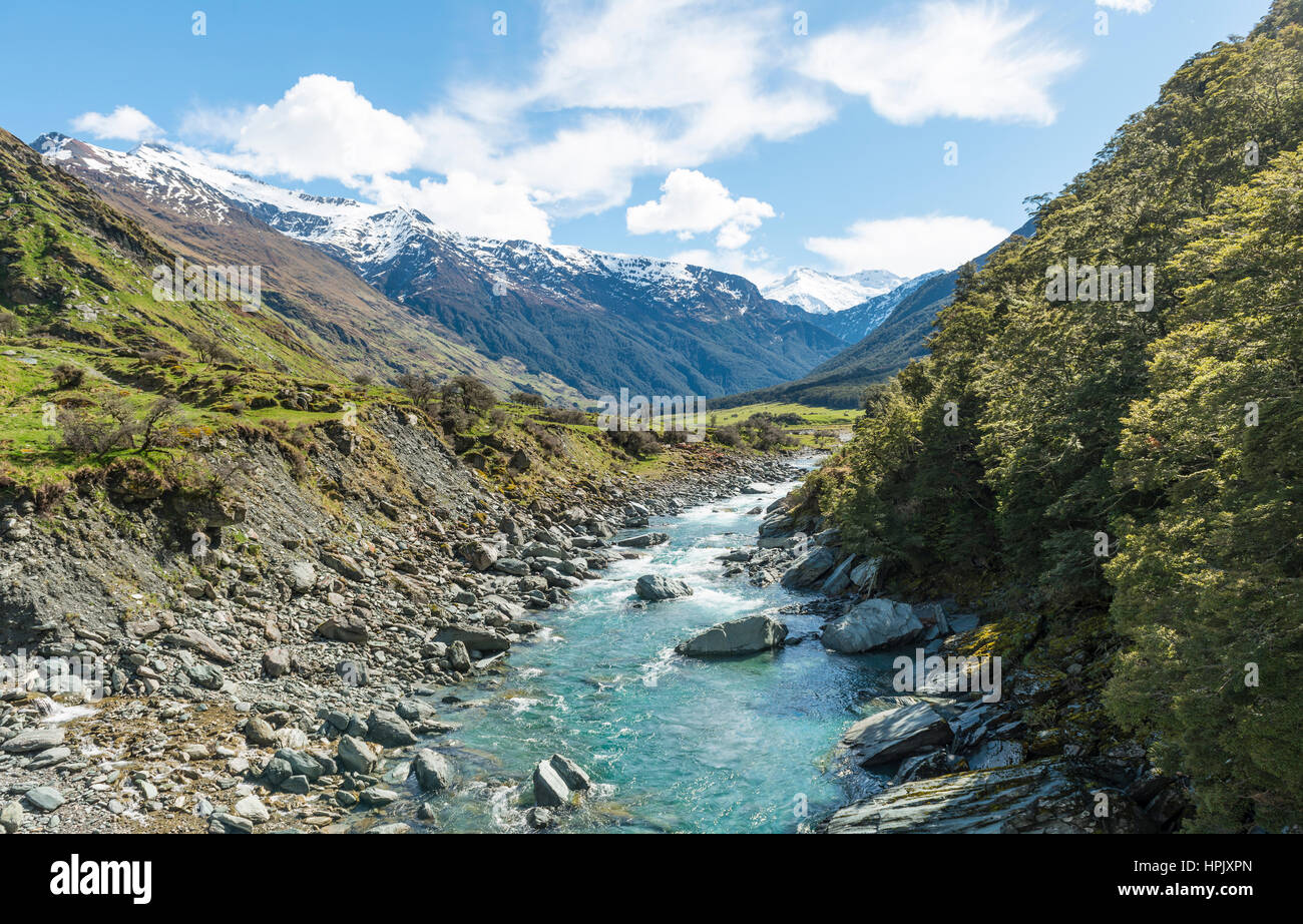 Matukituki River, river flows through the valley, Mount Aspiring ...