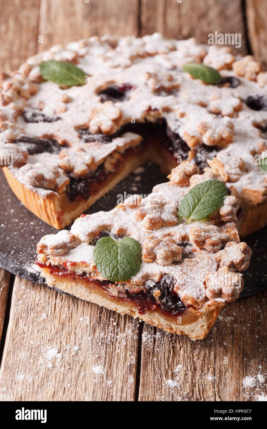 Vertical slice hi-res stock photography and images - Alamy