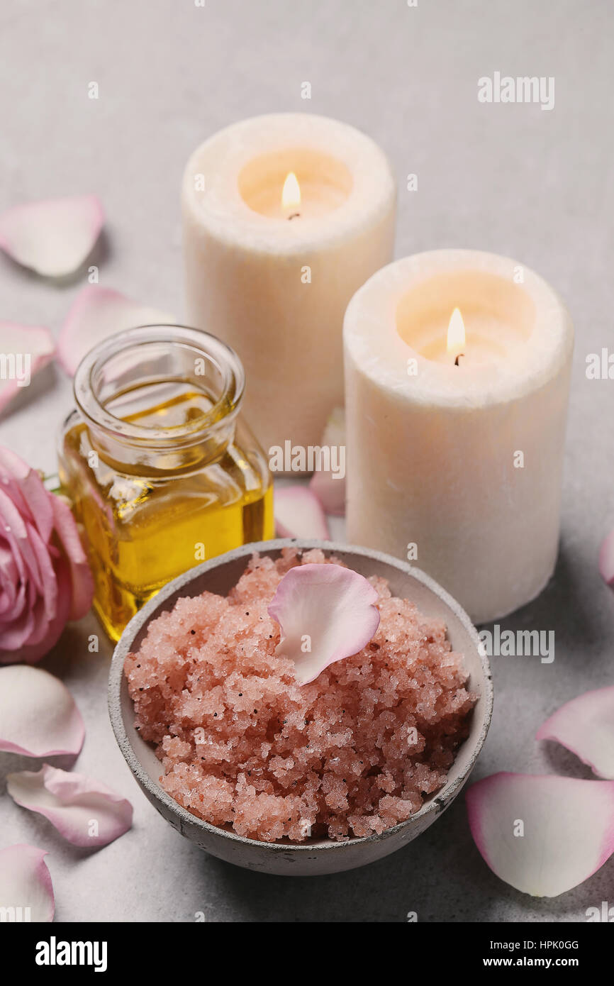 Cosmetology. Sea salt and body oil Stock Photo - Alamy