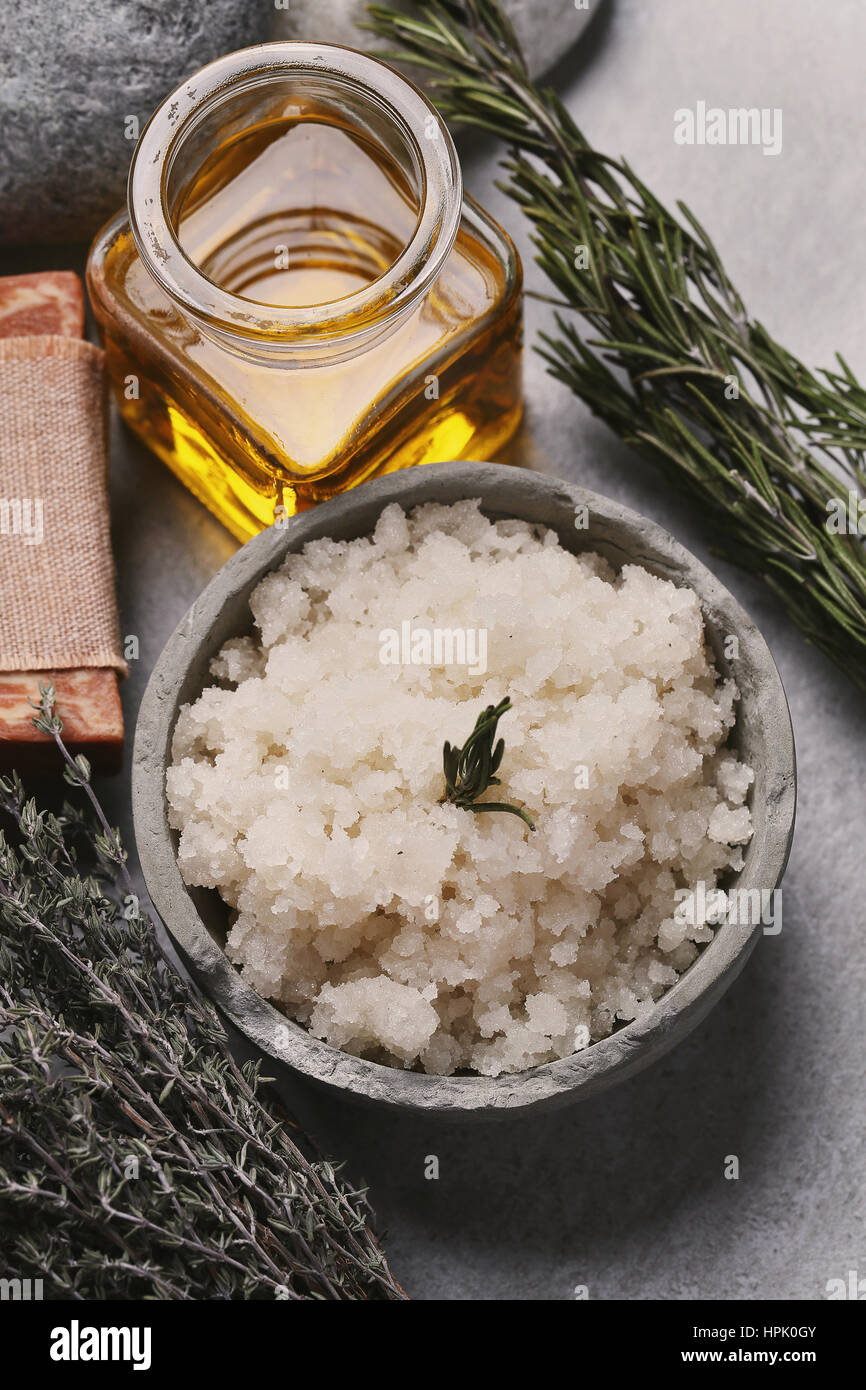 Cosmetology. Sea salt with body oil Stock Photo - Alamy