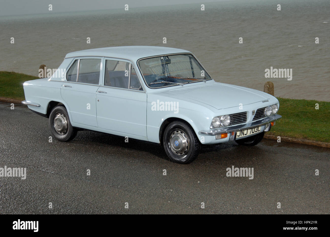 Three box saloon hi-res stock photography and images - Alamy