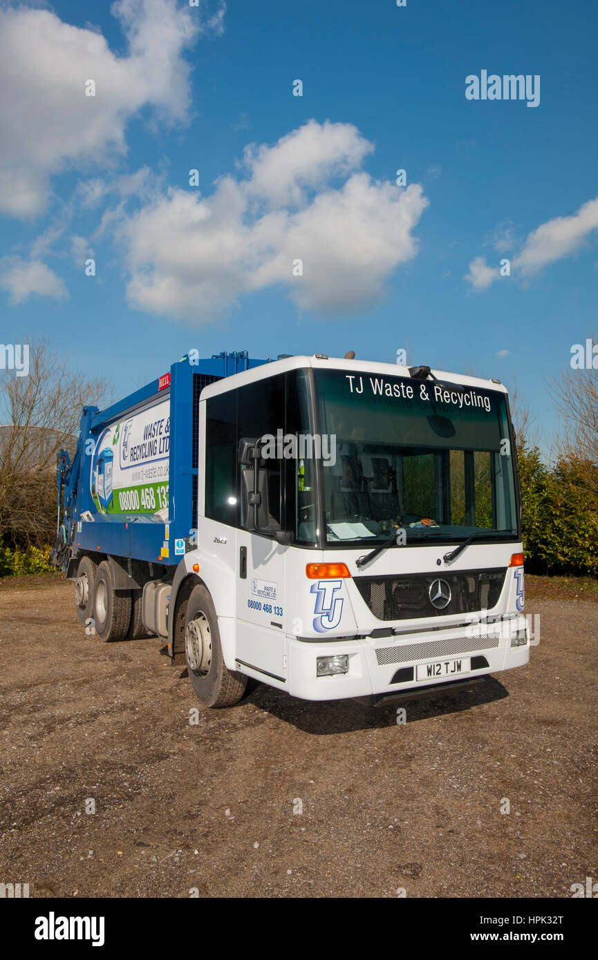 Mercedes commercial vehicle hi-res stock photography and images - Alamy