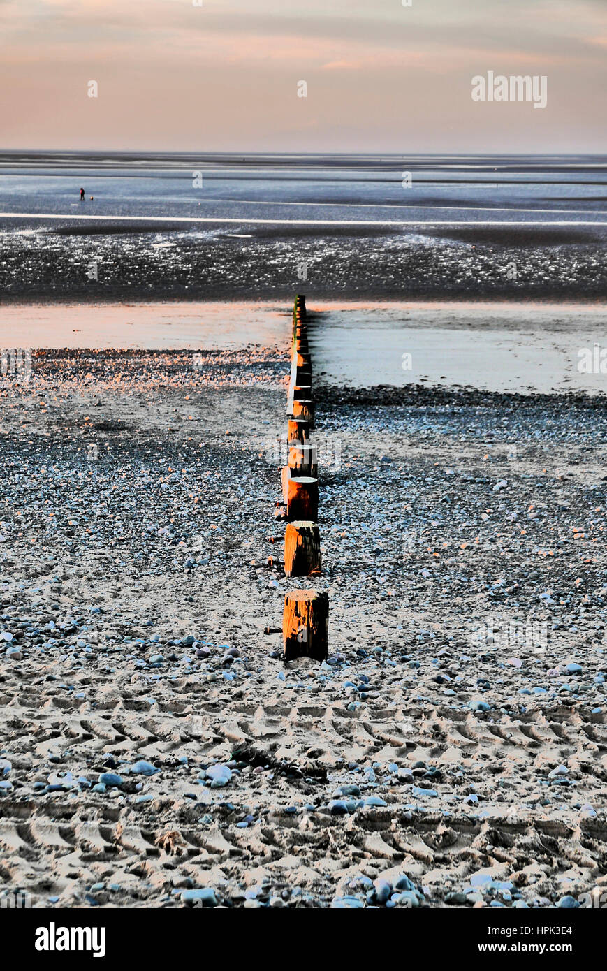 Beach breakwater on river Wyre estuary,Fleetwood,UK Stock Photo - Alamy