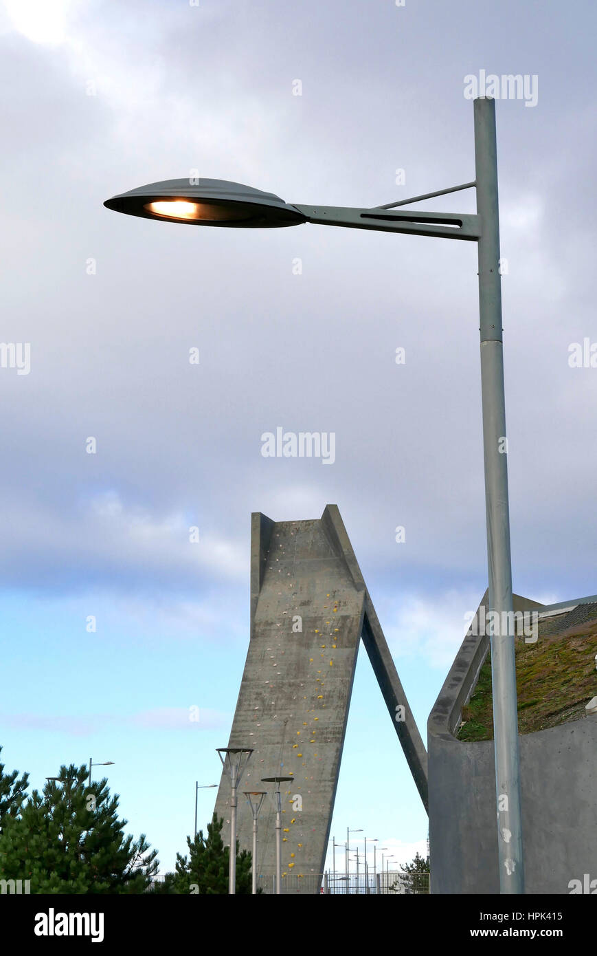 Climbing lamp post hi-res stock photography and images - Alamy