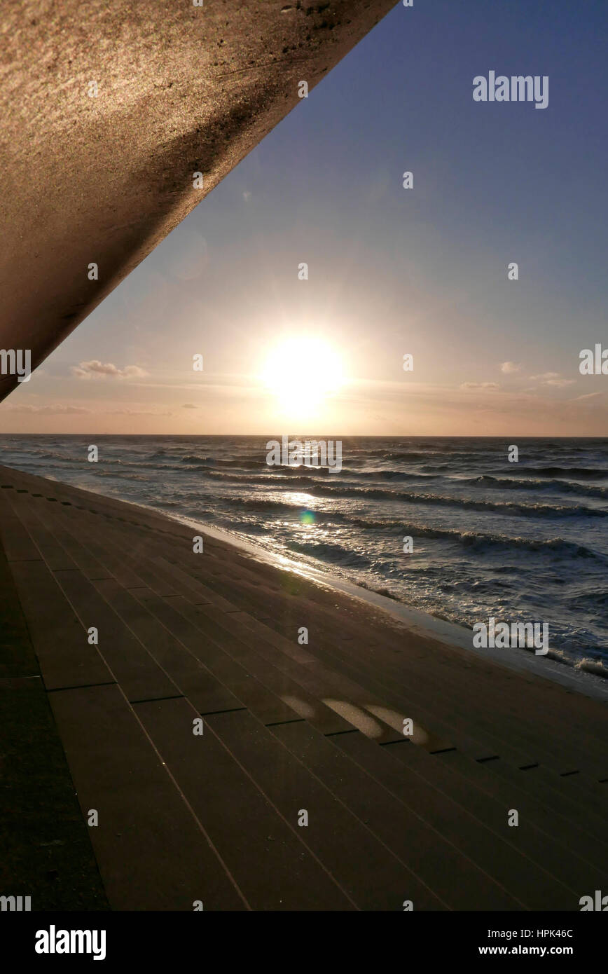 Wall sunset hi-res stock photography and images - Alamy