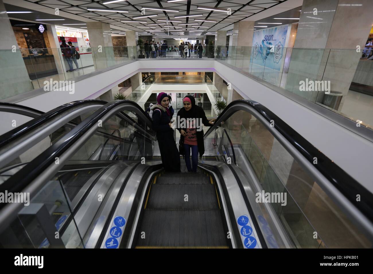 First strip mall hi-res stock photography and images - Alamy