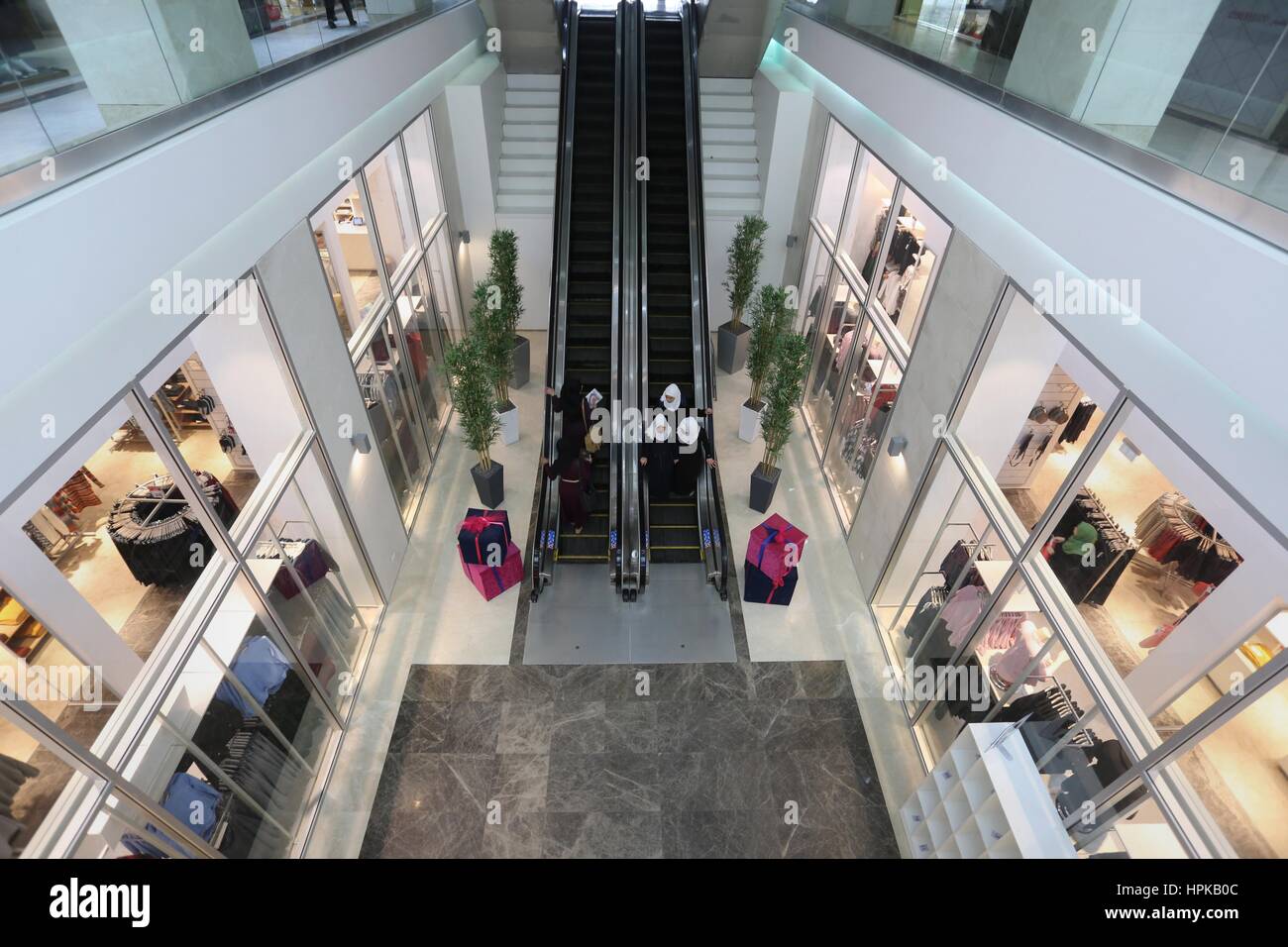 Israeli shop owners hi-res stock photography and images - Alamy